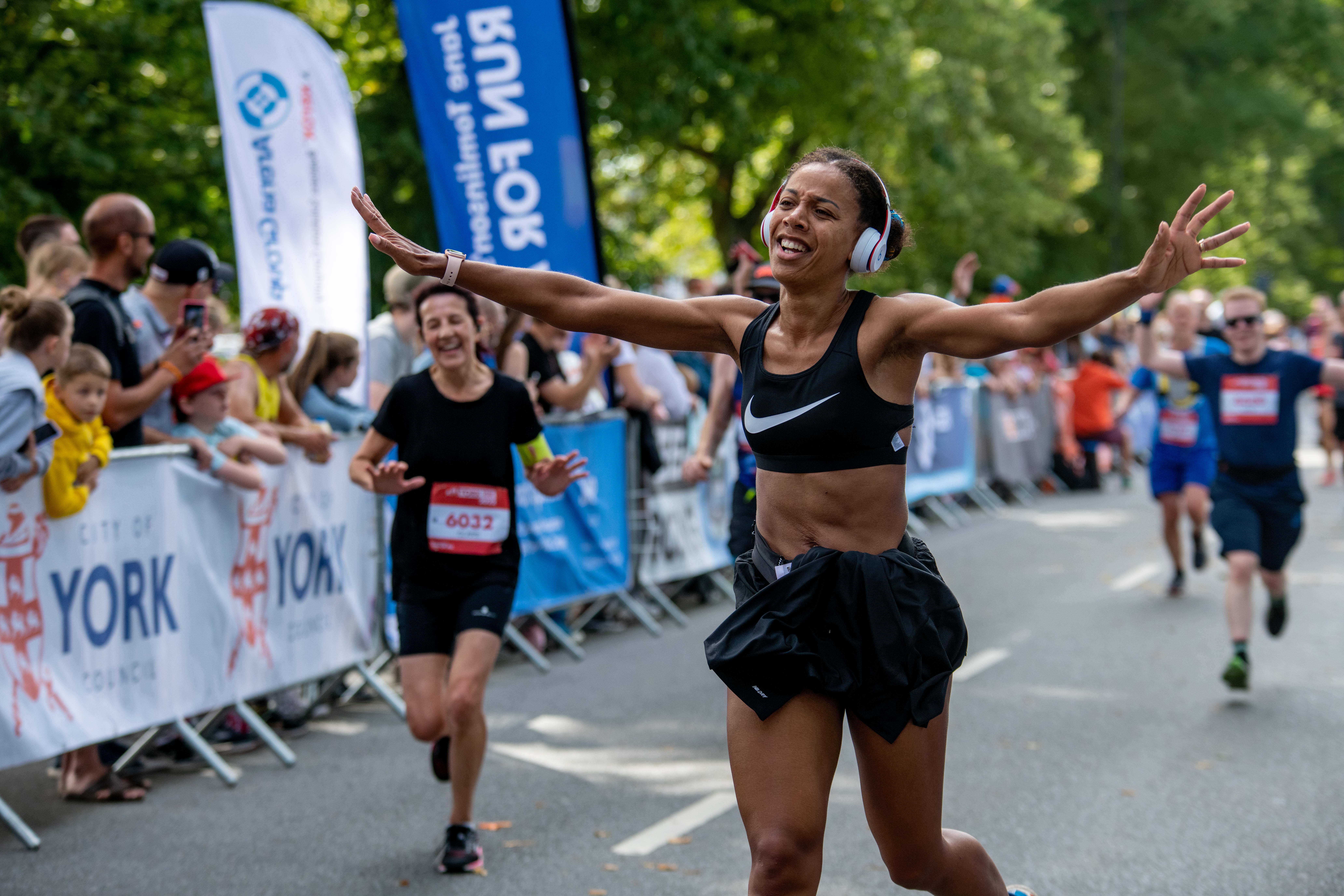 York comes alive as thousands cross the finish line at the York 10K ...