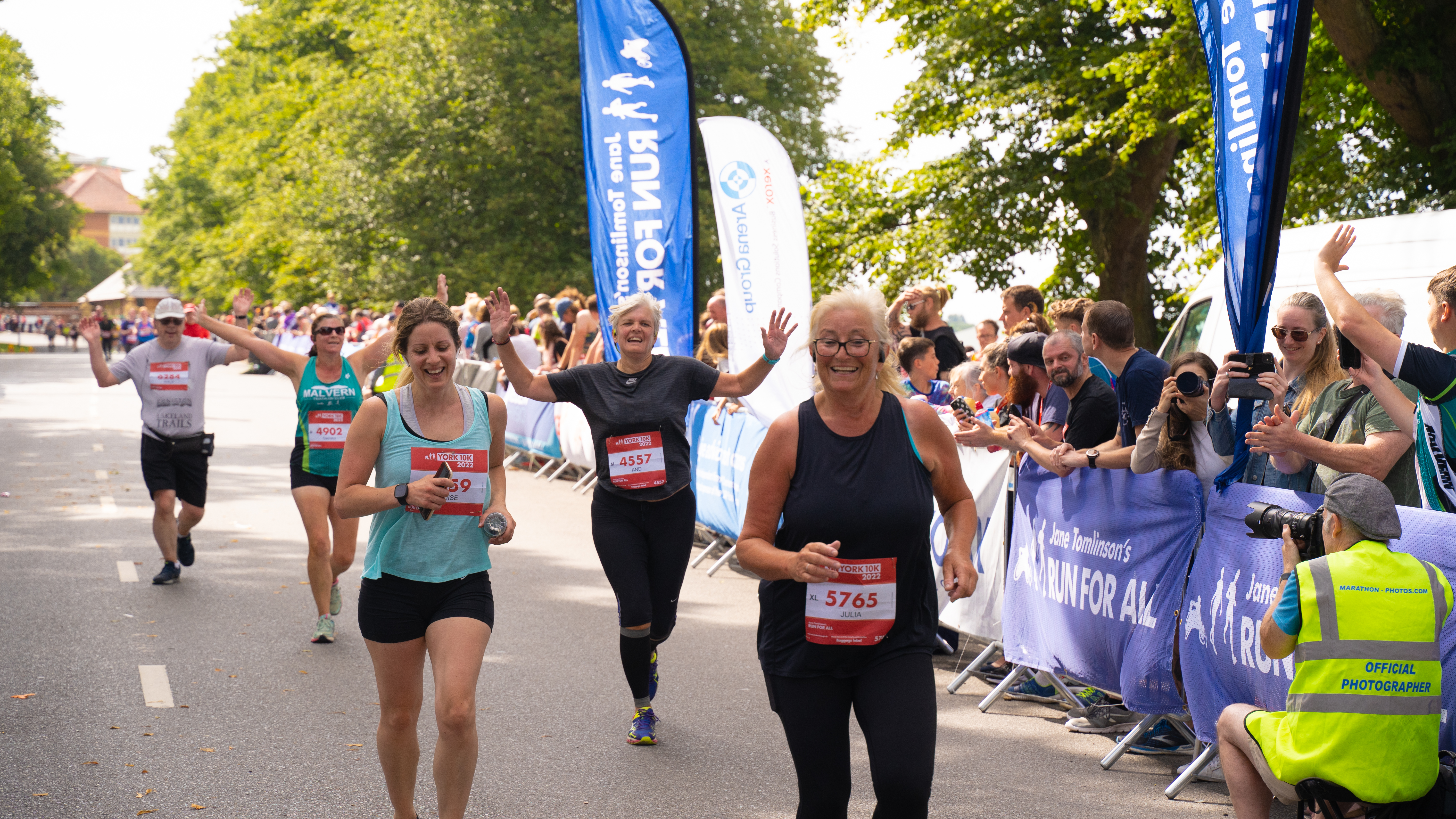 York comes alive as thousands cross the finish line at the York 10K ...