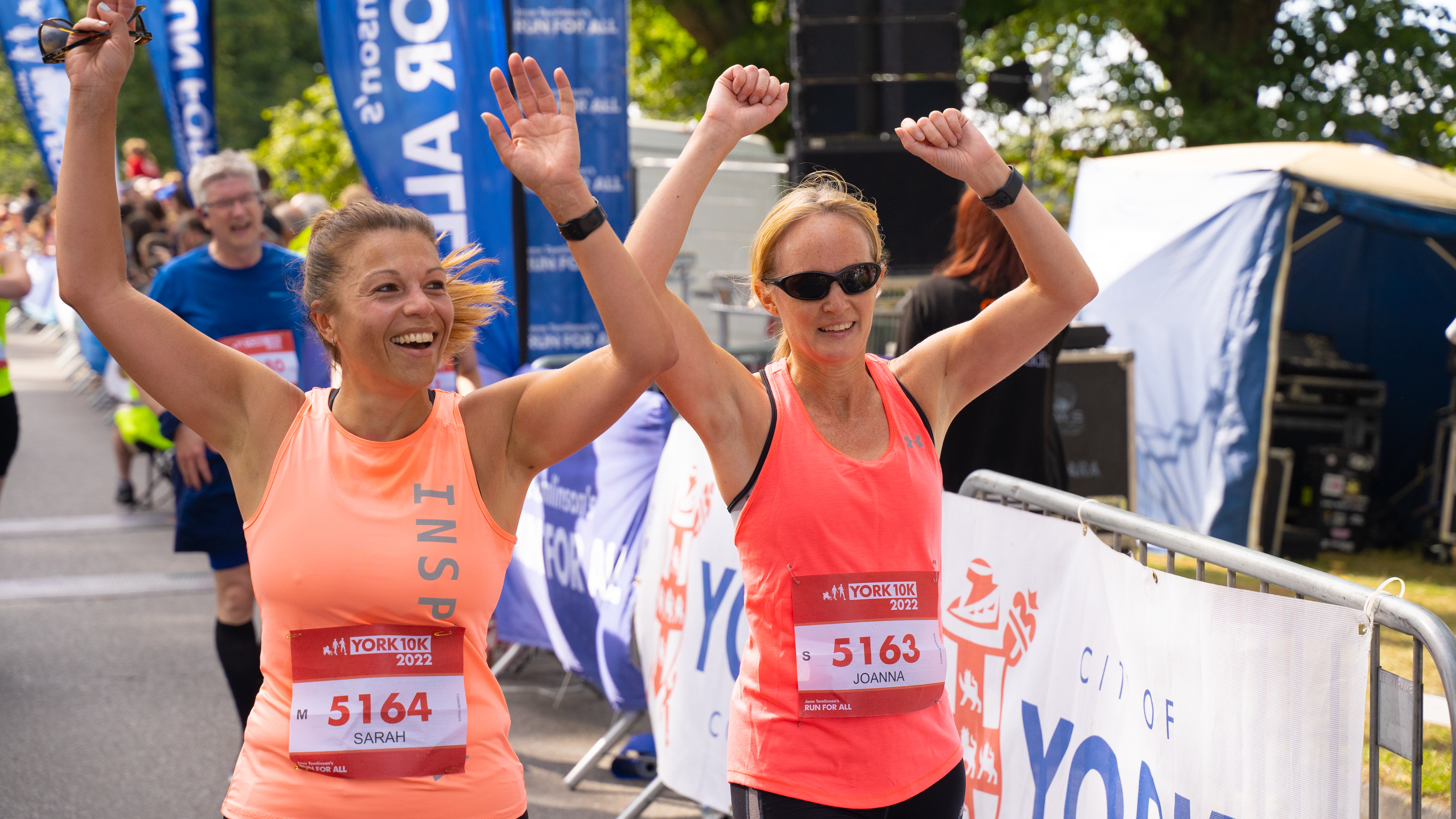 York comes alive as thousands cross the finish line at the York 10K ...